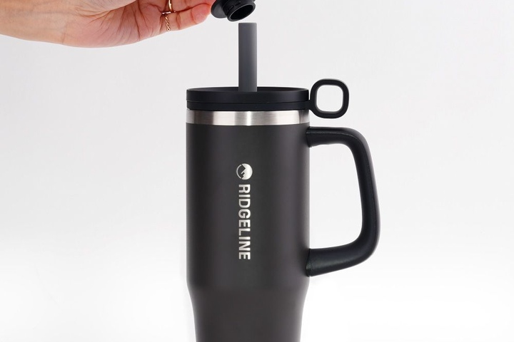 텀블러·빨대·컵소품 자이언트 스텐 텀블러 대용량 900ml 빨대 보온 보냉 물병 손잡이 스트로우 차량용 오늘의집 쇼핑