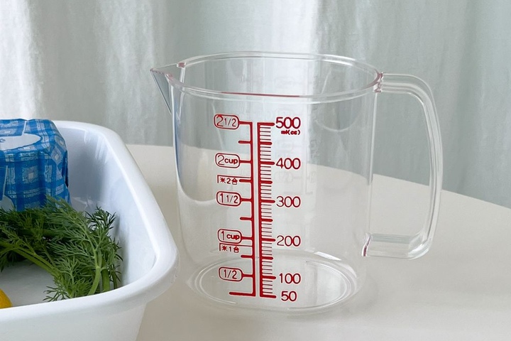 베이킹용품 주방 투명 플라스틱 눈금 계량컵 500ml 오늘의집 쇼핑